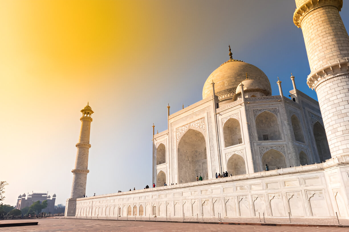 Discovering the Taj Mahal: A Breathtaking View from Its Elevation ...