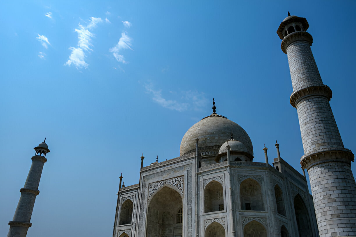 Taj Mahal at Altitude: Unveiling the Beauty of Its Unique Setting ...