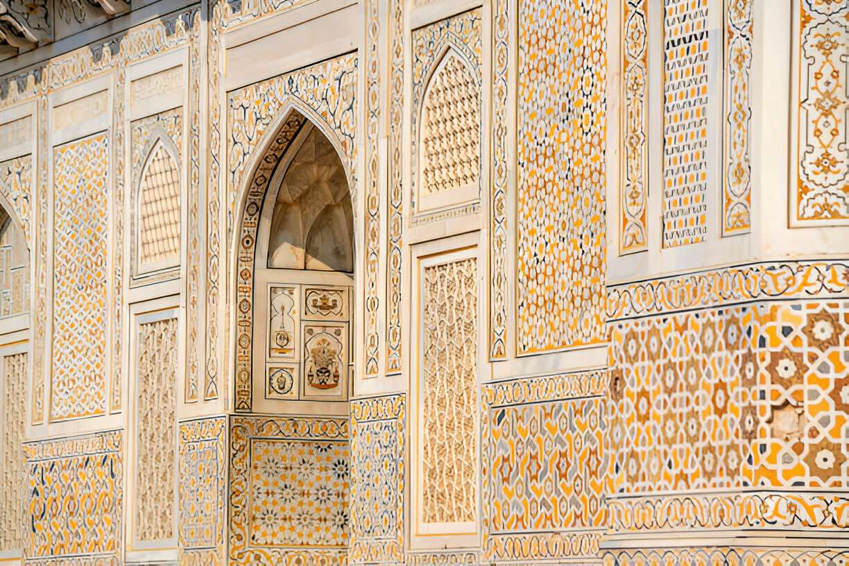 The Enchanting Walls of the Taj Mahal: Silent Stories in Stone ...