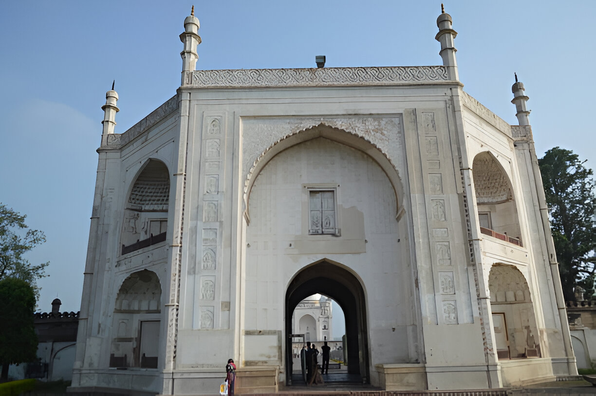 Taj Mahal West Gate: A Grand Entry into History - Tickets Taj Mahal
