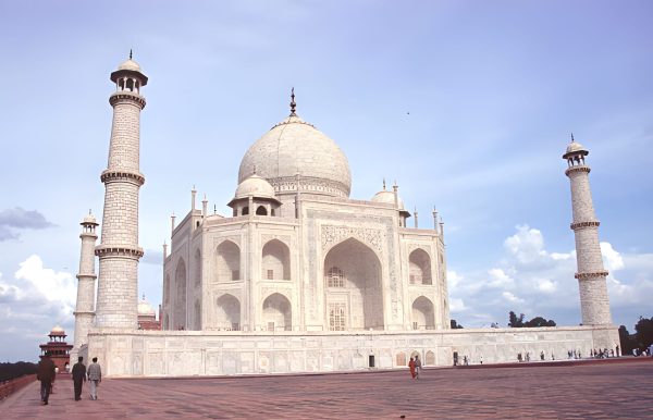 A Monument to Love: The Timeless Beauty of the Taj Mahal - Tickets Taj ...